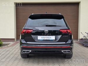 Black Volkswagen Tiguan 2022 in Riga, with an engine capacity of 1.40 L and mileage of 77 thousand km for 27950 €, photo 9 on AUTOMOTO.COM.LV