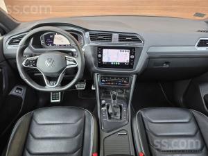 Black Volkswagen Tiguan 2022 in Riga, with an engine capacity of 1.40 L and mileage of 77 thousand km for 27950 €, photo 20 on AUTOMOTO.COM.LV