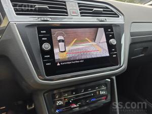 Black Volkswagen Tiguan 2022 in Riga, with an engine capacity of 1.40 L and mileage of 77 thousand km for 27950 €, photo 22 on AUTOMOTO.COM.LV