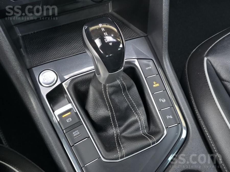 Black Volkswagen Tiguan 2022 in Riga, with an engine capacity of 1.40 L and mileage of 77 thousand km for 27950 €, photo 29 on AUTOMOTO.COM.LV