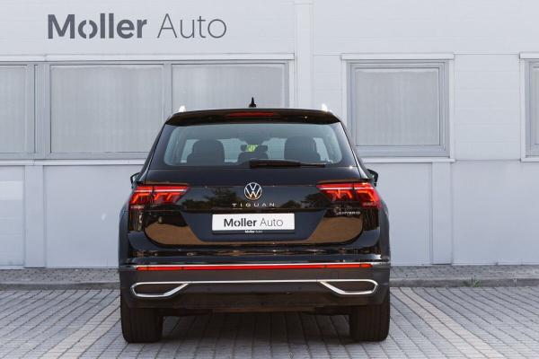 Melns Volkswagen Tiguan 2022 Ventspils, ar dzinēja tilpumu 1.40 L un nobraukumu 112 tūkst. km par 26450 €, foto 4 vietnē AUTOMOTO.COM.LV