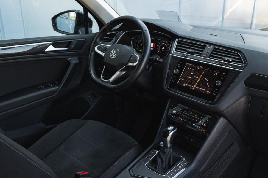 Melns Volkswagen Tiguan 2022 Ventspils, ar dzinēja tilpumu 1.40 L un nobraukumu 112 tūkst. km par 26450 €, foto 15 vietnē AUTOMOTO.COM.LV