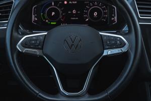 Melns Volkswagen Tiguan 2022 Ventspils, ar dzinēja tilpumu 1.40 L un nobraukumu 112 tūkst. km par 26450 €, foto 18 vietnē AUTOMOTO.COM.LV