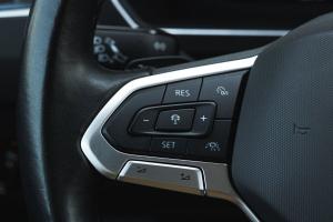 Melns Volkswagen Tiguan 2022 Ventspils, ar dzinēja tilpumu 1.40 L un nobraukumu 112 tūkst. km par 26450 €, foto 19 vietnē AUTOMOTO.COM.LV