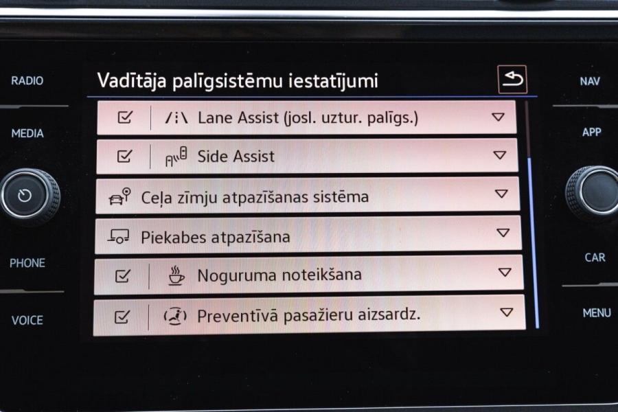 Melns Volkswagen Tiguan 2022 Ventspils, ar dzinēja tilpumu 1.40 L un nobraukumu 112 tūkst. km par 26450 €, foto 28 vietnē AUTOMOTO.COM.LV