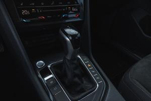 Melns Volkswagen Tiguan 2022 Ventspils, ar dzinēja tilpumu 1.40 L un nobraukumu 112 tūkst. km par 26450 €, foto 30 vietnē AUTOMOTO.COM.LV