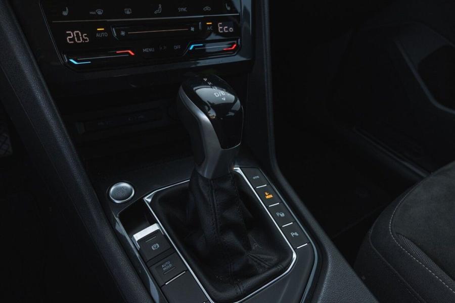 Melns Volkswagen Tiguan 2022 Ventspils, ar dzinēja tilpumu 1.40 L un nobraukumu 112 tūkst. km par 26450 €, foto 30 vietnē AUTOMOTO.COM.LV