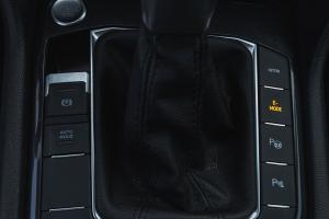 Melns Volkswagen Tiguan 2022 Ventspils, ar dzinēja tilpumu 1.40 L un nobraukumu 112 tūkst. km par 26450 €, foto 31 vietnē AUTOMOTO.COM.LV
