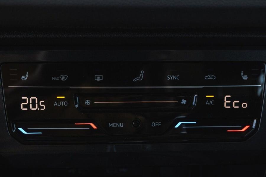 Melns Volkswagen Tiguan 2022 Ventspils, ar dzinēja tilpumu 1.40 L un nobraukumu 112 tūkst. km par 26450 €, foto 32 vietnē AUTOMOTO.COM.LV