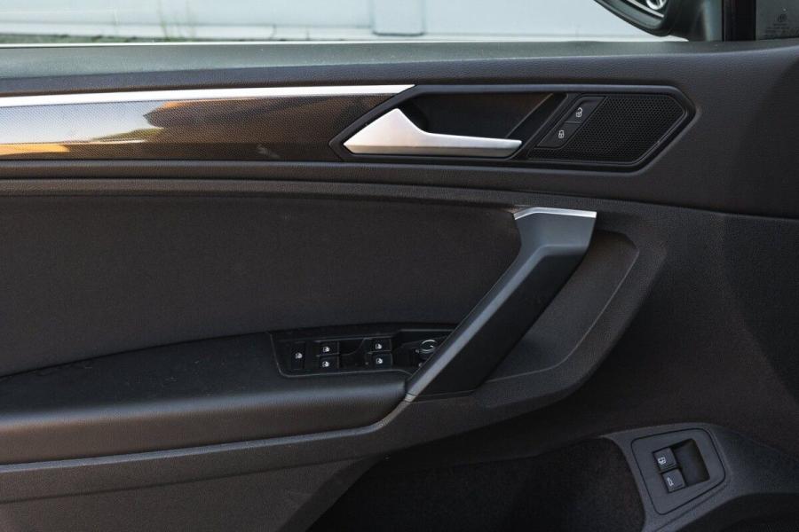 Melns Volkswagen Tiguan 2022 Ventspils, ar dzinēja tilpumu 1.40 L un nobraukumu 112 tūkst. km par 26450 €, foto 33 vietnē AUTOMOTO.COM.LV