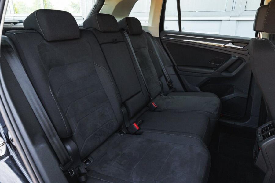 Melns Volkswagen Tiguan 2022 Ventspils, ar dzinēja tilpumu 1.40 L un nobraukumu 112 tūkst. km par 26450 €, foto 37 vietnē AUTOMOTO.COM.LV