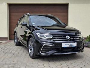 Black Volkswagen Tiguan 2022 in Riga, with an engine capacity of 1.40 L and mileage of 77 thousand km for 27950 €, photo 4 on AUTOMOTO.COM.LV