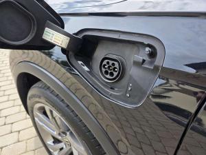 Black Volkswagen Tiguan 2022 in Riga, with an engine capacity of 1.40 L and mileage of 77 thousand km for 27950 €, photo 6 on AUTOMOTO.COM.LV