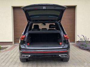 Black Volkswagen Tiguan 2022 in Riga, with an engine capacity of 1.40 L and mileage of 77 thousand km for 27950 €, photo 10 on AUTOMOTO.COM.LV