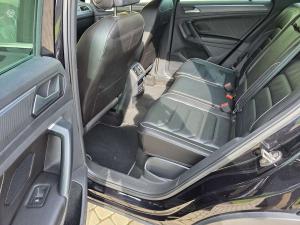 Black Volkswagen Tiguan 2022 in Riga, with an engine capacity of 1.40 L and mileage of 77 thousand km for 27950 €, photo 17 on AUTOMOTO.COM.LV