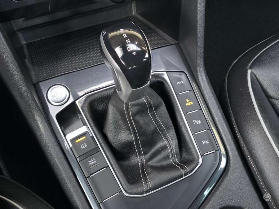 Black Volkswagen Tiguan 2022 in Riga, with an engine capacity of 1.40 L and mileage of 77 thousand km for 27950 €, photo 33 on AUTOMOTO.COM.LV
