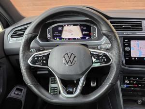 Black Volkswagen Tiguan 2022 in Riga, with an engine capacity of 1.40 L and mileage of 77 thousand km for 27950 €, photo 35 on AUTOMOTO.COM.LV
