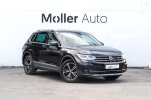Black Volkswagen Tiguan 2022 in Riga, with an engine capacity of 1.40 L and mileage of 134 thousand km for 24500 €, photo 3 on AUTOMOTO.COM.LV