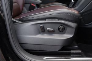 Black Volkswagen Tiguan 2022 in Riga, with an engine capacity of 1.40 L and mileage of 134 thousand km for 24500 €, photo 9 on AUTOMOTO.COM.LV