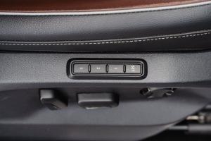Black Volkswagen Tiguan 2022 in Riga, with an engine capacity of 1.40 L and mileage of 134 thousand km for 24500 €, photo 10 on AUTOMOTO.COM.LV
