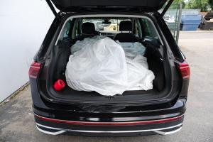Black Volkswagen Tiguan 2022 in Riga, with an engine capacity of 1.40 L and mileage of 134 thousand km for 24500 €, photo 11 on AUTOMOTO.COM.LV
