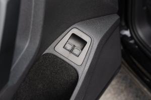 Black Volkswagen Tiguan 2022 in Riga, with an engine capacity of 1.40 L and mileage of 134 thousand km for 24500 €, photo 15 on AUTOMOTO.COM.LV
