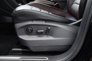 Black Volkswagen Tiguan 2022 in Riga, with an engine capacity of 1.40 L and mileage of 134 thousand km for 24500 €, photo 16 on AUTOMOTO.COM.LV