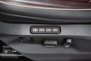 Black Volkswagen Tiguan 2022 in Riga, with an engine capacity of 1.40 L and mileage of 134 thousand km for 24500 €, photo 17 on AUTOMOTO.COM.LV
