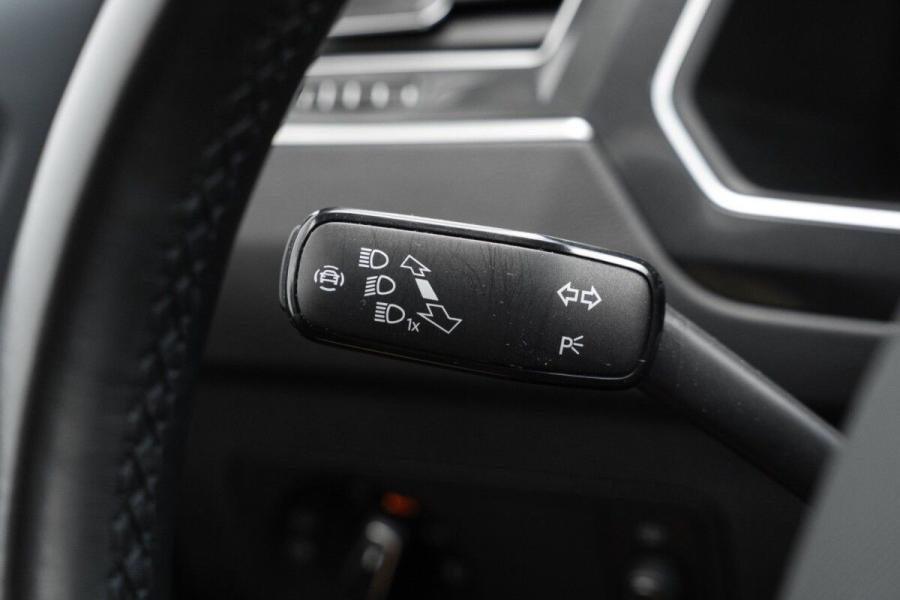 Black Volkswagen Tiguan 2022 in Riga, with an engine capacity of 1.40 L and mileage of 134 thousand km for 24500 €, photo 19 on AUTOMOTO.COM.LV