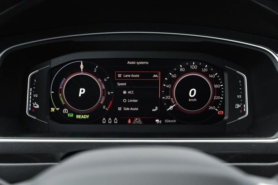 Black Volkswagen Tiguan 2022 in Riga, with an engine capacity of 1.40 L and mileage of 134 thousand km for 24500 €, photo 20 on AUTOMOTO.COM.LV