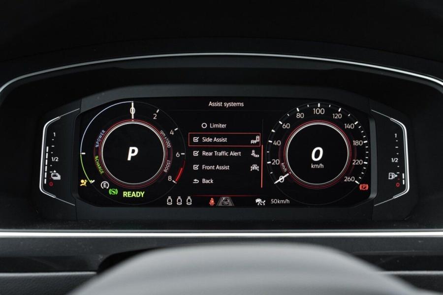 Black Volkswagen Tiguan 2022 in Riga, with an engine capacity of 1.40 L and mileage of 134 thousand km for 24500 €, photo 21 on AUTOMOTO.COM.LV