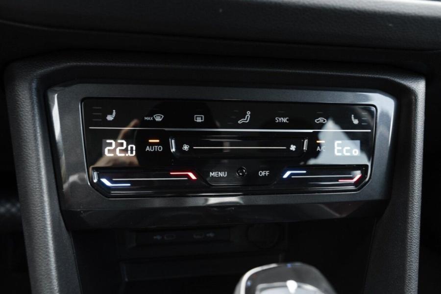 Black Volkswagen Tiguan 2022 in Riga, with an engine capacity of 1.40 L and mileage of 134 thousand km for 24500 €, photo 26 on AUTOMOTO.COM.LV
