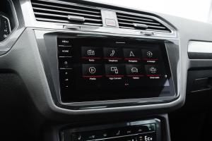 Black Volkswagen Tiguan 2022 in Riga, with an engine capacity of 1.40 L and mileage of 134 thousand km for 24500 €, photo 29 on AUTOMOTO.COM.LV