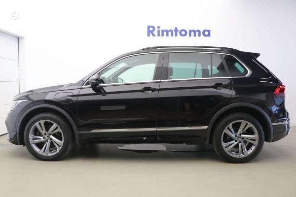 Melns Volkswagen Tiguan 2022 Viļņa, ar dzinēja tilpumu 1.40 L un nobraukumu 168 tūkst. km par 22190 €, foto 3 vietnē AUTOMOTO.COM.LV