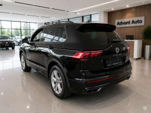 Black Volkswagen Tiguan 2022 in Vilnius, with an engine capacity of 1.50 L and mileage of 43 thousand km for 30855 €, photo 5 on AUTOMOTO.COM.LV
