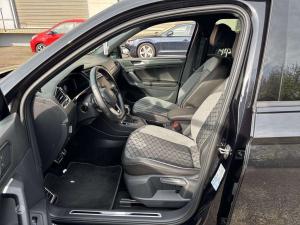Black Volkswagen Tiguan 2022 in Vilnius, with an engine capacity of 1.50 L and mileage of 43 thousand km for 30855 €, photo 7 on AUTOMOTO.COM.LV