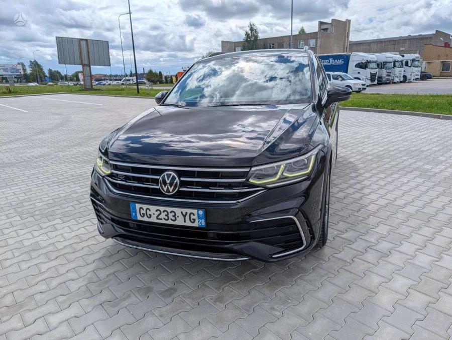 Melns Volkswagen Tiguan 2022 Tauragė, ar dzinēja tilpumu 1.97 L un nobraukumu 201 tūkst. km par 22022 €, foto 3 vietnē AUTOMOTO.COM.LV