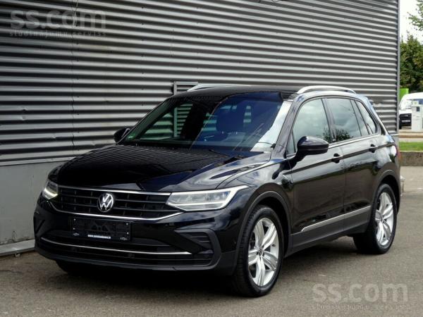 Black Volkswagen Tiguan 2022 in Riga, with an engine capacity of 2.00 L and mileage of 163 thousand km for 20500 €, photo 1 on AUTOMOTO.COM.LV
