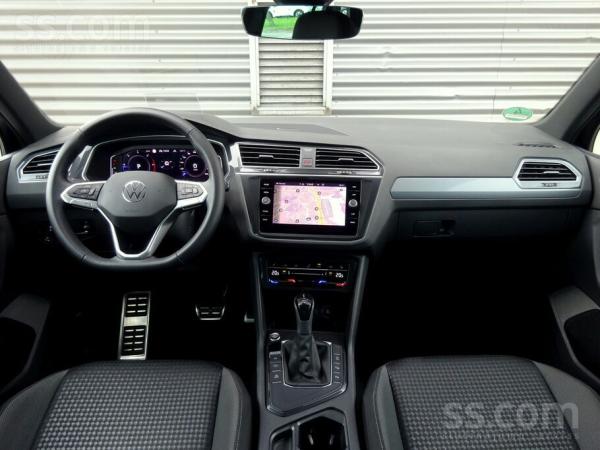 Black Volkswagen Tiguan 2022 in Riga, with an engine capacity of 2.00 L and mileage of 163 thousand km for 20500 €, photo 5 on AUTOMOTO.COM.LV