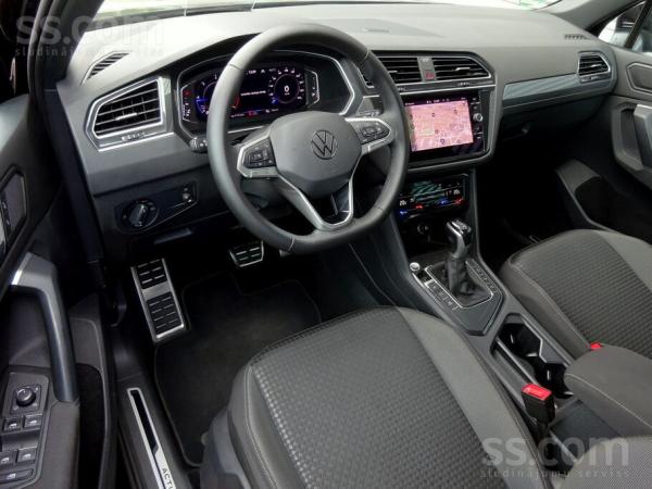 Black Volkswagen Tiguan 2022 in Riga, with an engine capacity of 2.00 L and mileage of 163 thousand km for 20500 €, photo 6 on AUTOMOTO.COM.LV