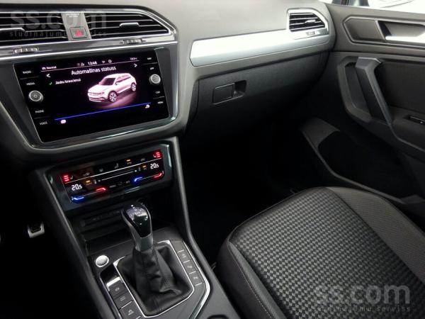 Black Volkswagen Tiguan 2022 in Riga, with an engine capacity of 2.00 L and mileage of 163 thousand km for 20500 €, photo 10 on AUTOMOTO.COM.LV