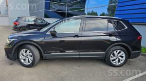 Melns Volkswagen Tiguan 2022 Rīga, ar dzinēja tilpumu 2.00 L un nobraukumu 100 tūkst. km par 27000 €, foto 5 vietnē AUTOMOTO.COM.LV