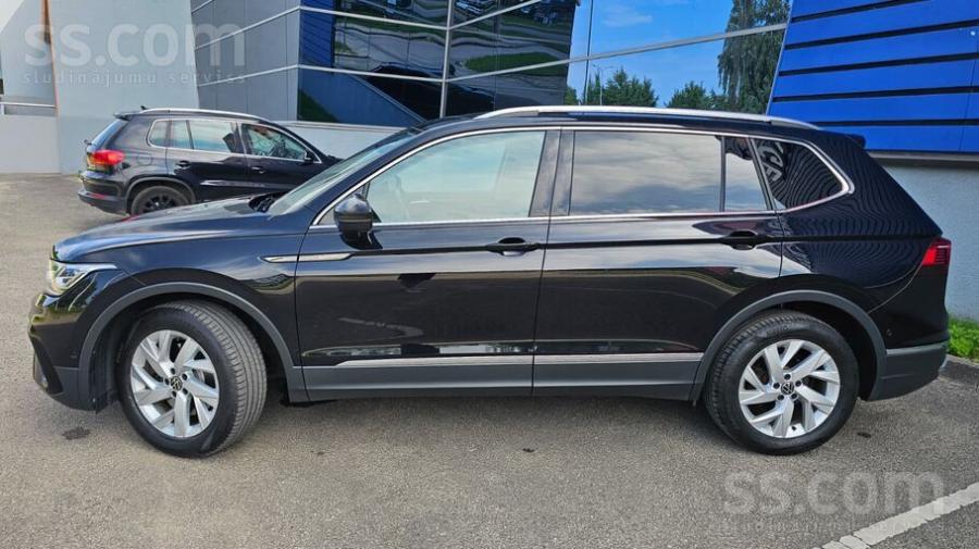 Melns Volkswagen Tiguan 2022 Rīga, ar dzinēja tilpumu 2.00 L un nobraukumu 100 tūkst. km par 27000 €, foto 5 vietnē AUTOMOTO.COM.LV