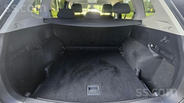 Black Volkswagen Tiguan 2022 in Riga, with an engine capacity of 2.00 L and mileage of 100 thousand km for 27000 €, photo 9 on AUTOMOTO.COM.LV