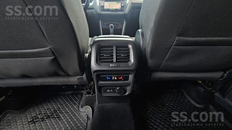 Melns Volkswagen Tiguan 2022 Rīga, ar dzinēja tilpumu 2.00 L un nobraukumu 100 tūkst. km par 27000 €, foto 12 vietnē AUTOMOTO.COM.LV