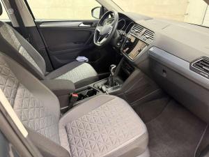 Melns Volkswagen Tiguan 2022 Marijampole, ar dzinēja tilpumu 1.50 L un nobraukumu 36 tūkst. km par 22639 €, foto 14 vietnē AUTOMOTO.COM.LV
