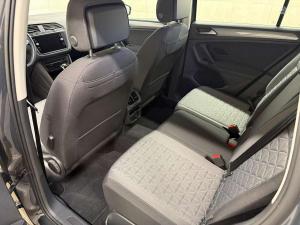Melns Volkswagen Tiguan 2022 Marijampole, ar dzinēja tilpumu 1.50 L un nobraukumu 36 tūkst. km par 22639 €, foto 27 vietnē AUTOMOTO.COM.LV