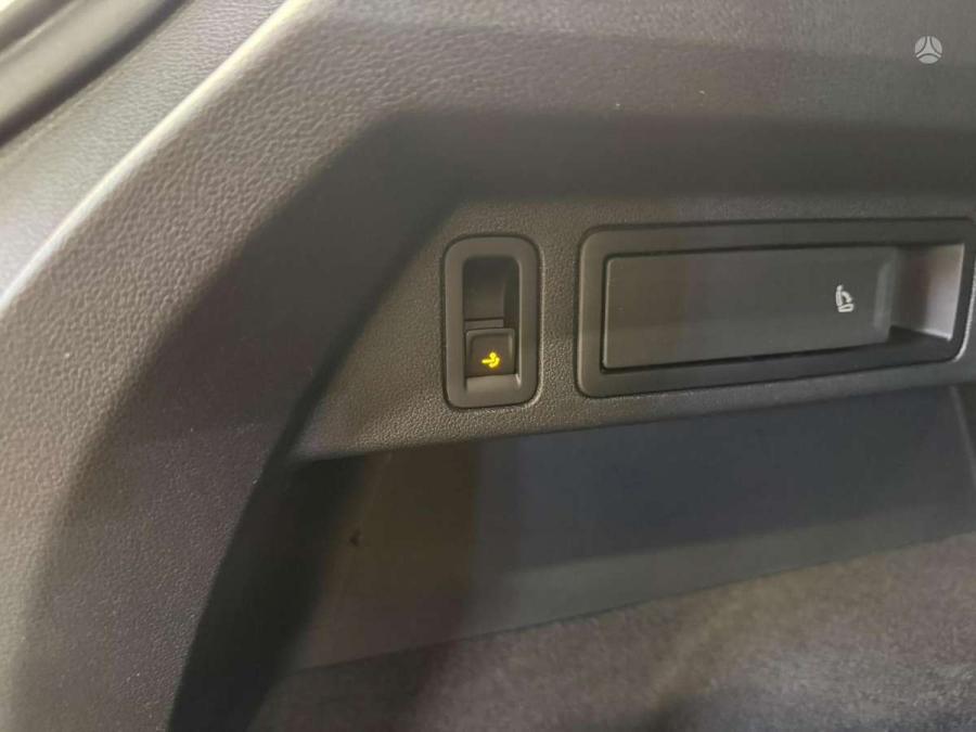 Melns Volkswagen Tiguan 2022 Marijampole, ar dzinēja tilpumu 1.50 L un nobraukumu 36 tūkst. km par 22639 €, foto 29 vietnē AUTOMOTO.COM.LV