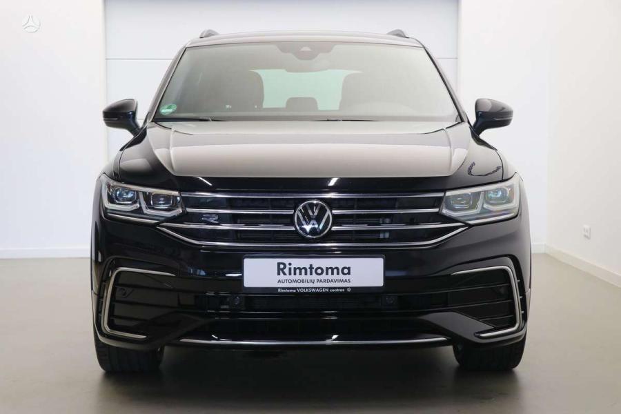 Black Volkswagen Tiguan 2022 in Vilnius, with an engine capacity of 1.40 L and mileage of 168 thousand km for 21390 €, photo 6 on AUTOMOTO.COM.LV