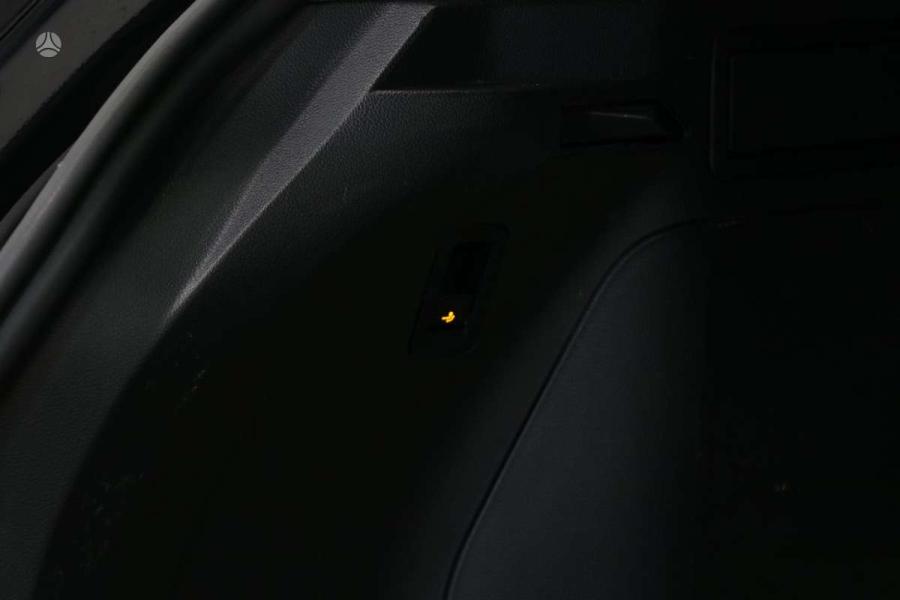 Black Volkswagen Tiguan 2022 in Vilnius, with an engine capacity of 1.40 L and mileage of 168 thousand km for 21390 €, photo 10 on AUTOMOTO.COM.LV